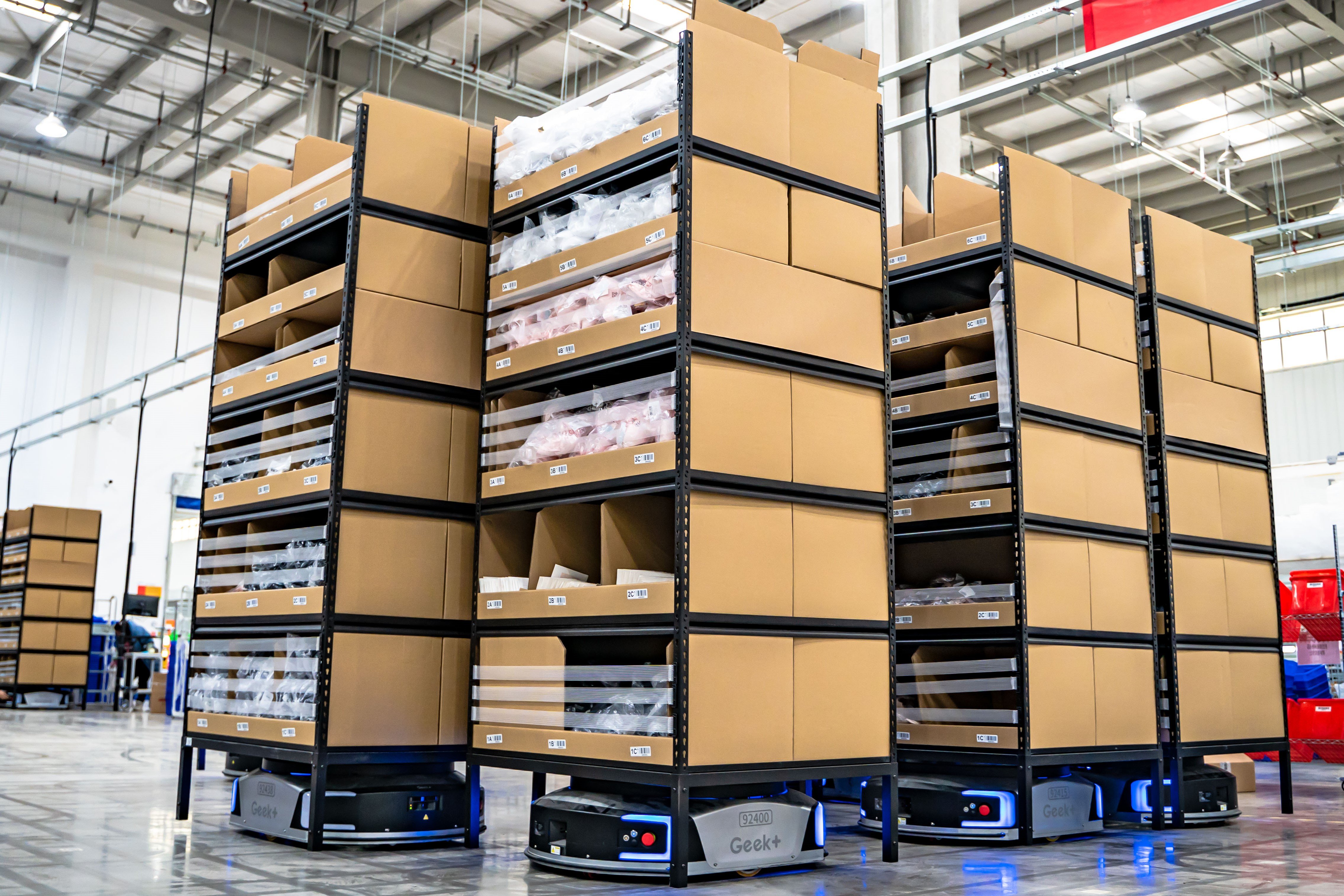 Geekplus helps cultivate growing France order fulfillment robot market