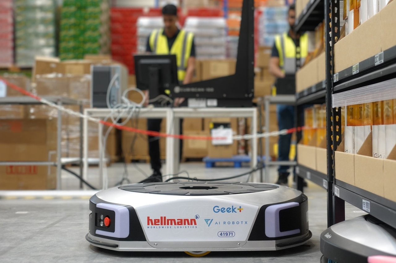 Hellmann advances innovation with AI-RobotX MEA and Geekplus to enhance ...
